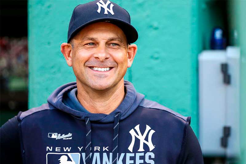 Aaron Boone Vuelve Para su Octava Temporada Como Mánager de Yanquis ...